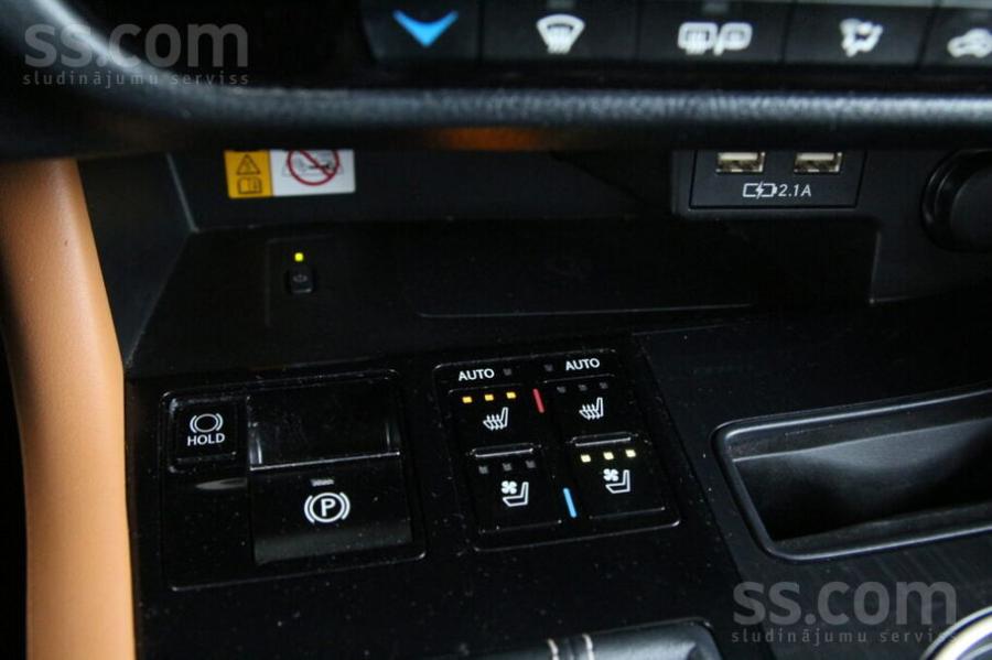 Zaļš Lexus RX 2022 Rīga, ar dzinēja tilpumu 3.50 L un nobraukumu 51 tūkst. km par 43490 €, foto 22 vietnē AUTOMOTO.COM.LV