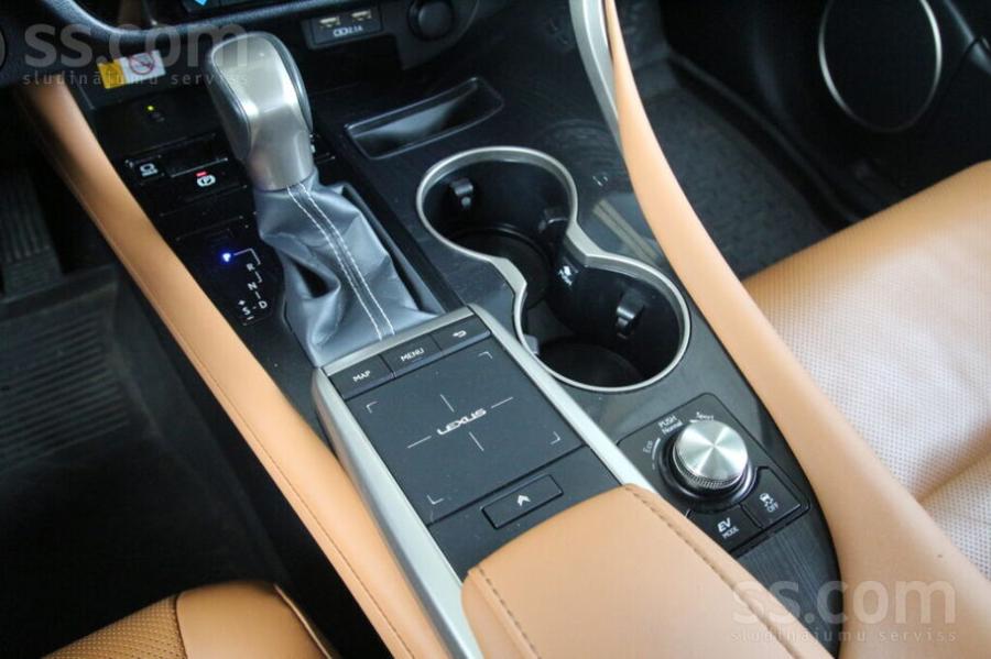 Zaļš Lexus RX 2022 Rīga, ar dzinēja tilpumu 3.50 L un nobraukumu 51 tūkst. km par 43490 €, foto 23 vietnē AUTOMOTO.COM.LV
