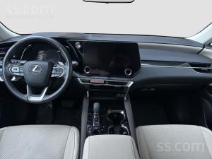 Zaļš Lexus RX 2023 Rīga, ar dzinēja tilpumu 2.50 L un nobraukumu 64 tūkst. km par 53900 €, foto 7 vietnē AUTOMOTO.COM.LV