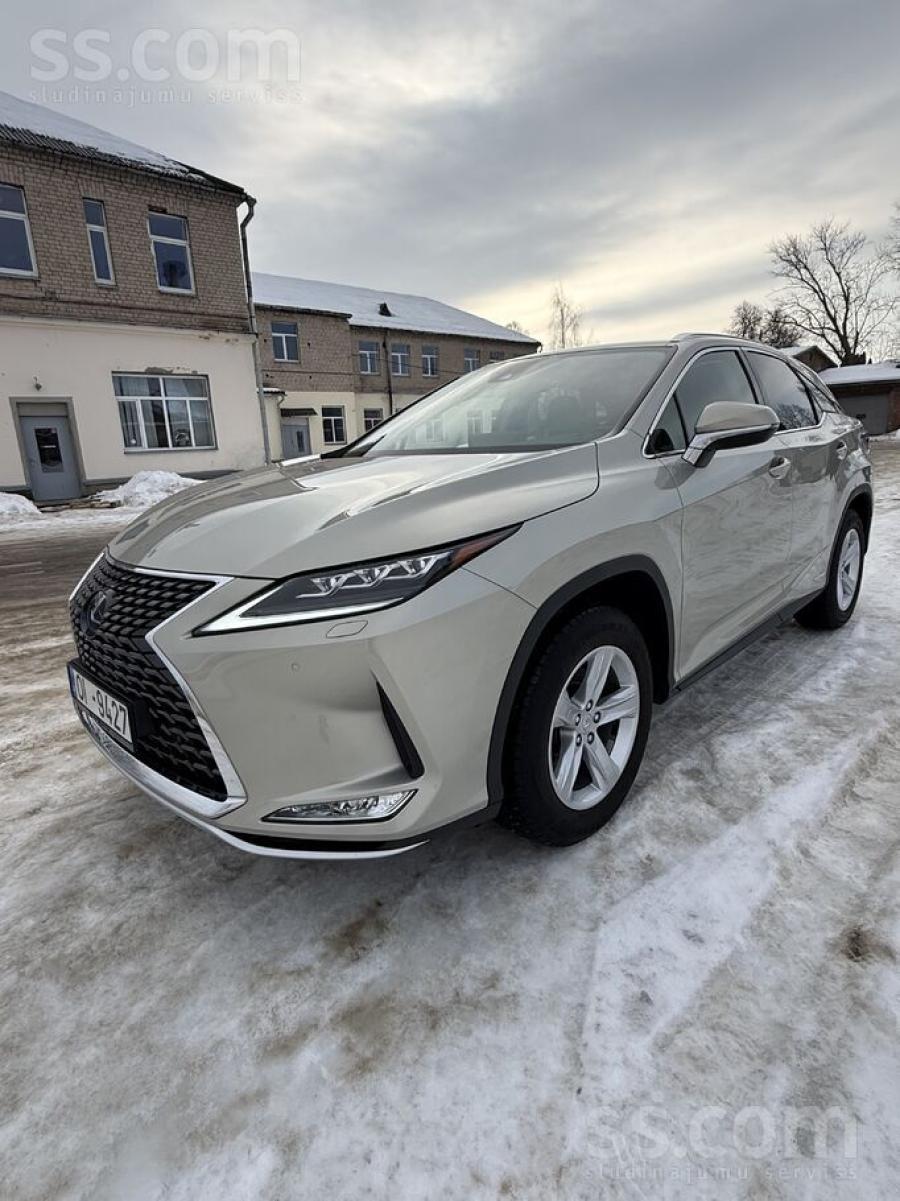 Green Lexus RX 2021 in Daugavpils, with an engine capacity of 3.50 L and mileage of 54 thousand km for 44500 €, photo 1 on AUTOMOTO.COM.LV