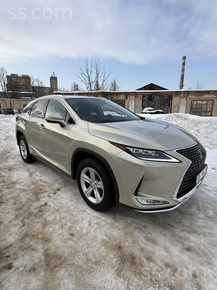 Green Lexus RX 2021 in Daugavpils, with an engine capacity of 3.50 L and mileage of 54 thousand km for 44500 €, photo 3 on AUTOMOTO.COM.LV