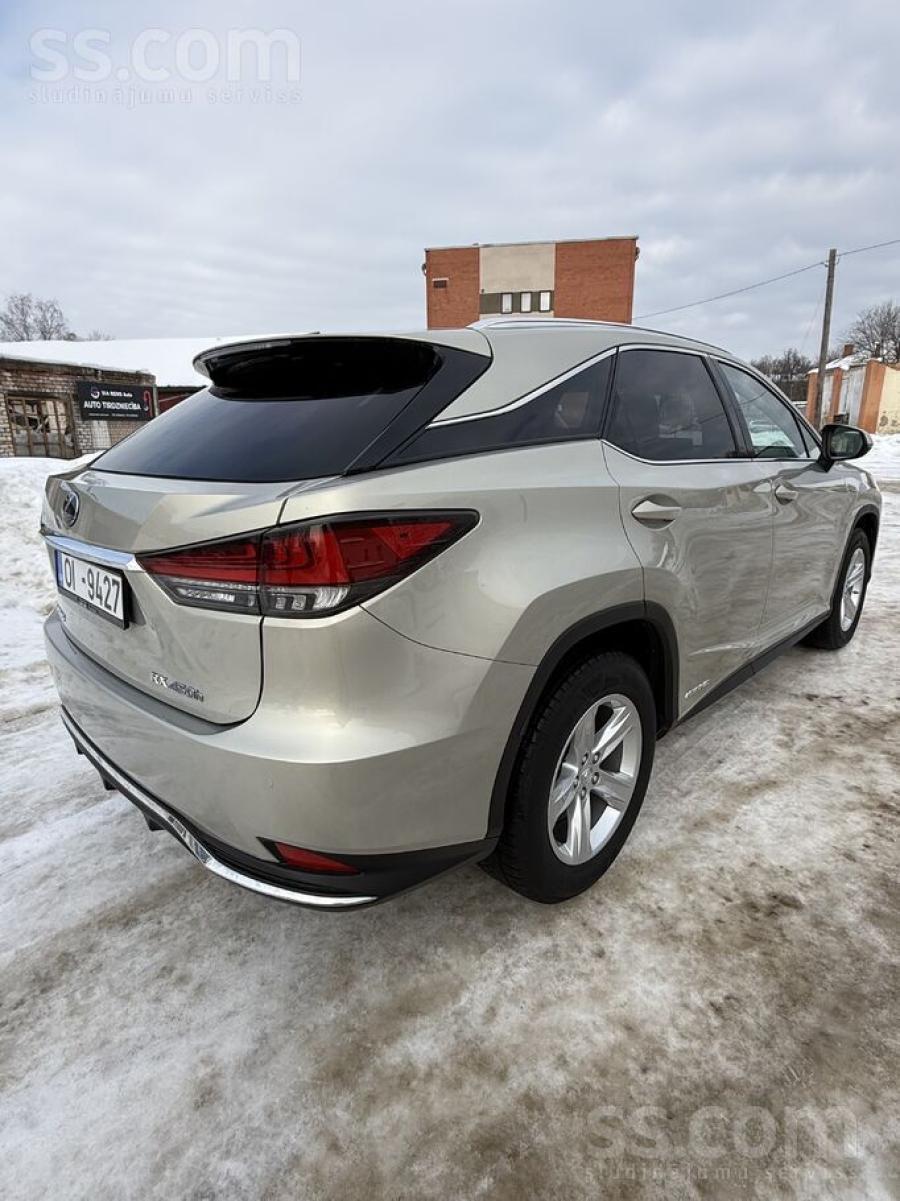 Green Lexus RX 2021 in Daugavpils, with an engine capacity of 3.50 L and mileage of 54 thousand km for 44500 €, photo 4 on AUTOMOTO.COM.LV