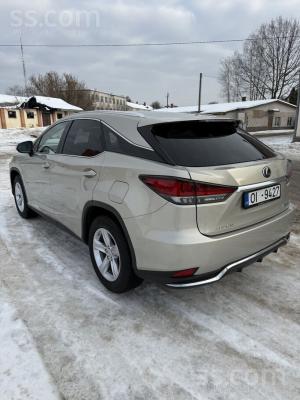 Green Lexus RX 2021 in Daugavpils, with an engine capacity of 3.50 L and mileage of 54 thousand km for 44500 €, photo 5 on AUTOMOTO.COM.LV