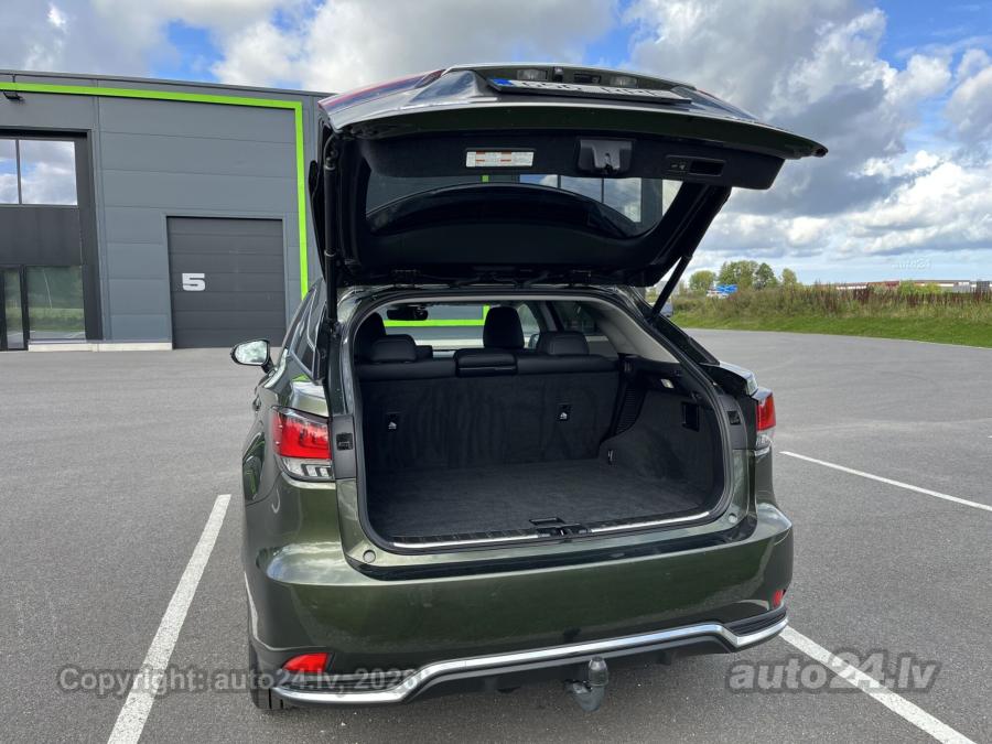 Zaļš Lexus RX 2022 Tallina, ar dzinēja tilpumu 3.50 L un nobraukumu 29 tūkst. km par 51000 €, foto 17 vietnē AUTOMOTO.COM.LV