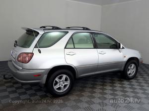 Pelēks Lexus RX 2000 Tallina, ar dzinēja tilpumu 3.00 L un nobraukumu 265 tūkst. km par 1799 €, foto 4 vietnē AUTOMOTO.COM.LV