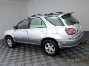 Pelēks Lexus RX 2000 Tallina, ar dzinēja tilpumu 3.00 L un nobraukumu 265 tūkst. km par 1799 €, foto 5 vietnē AUTOMOTO.COM.LV