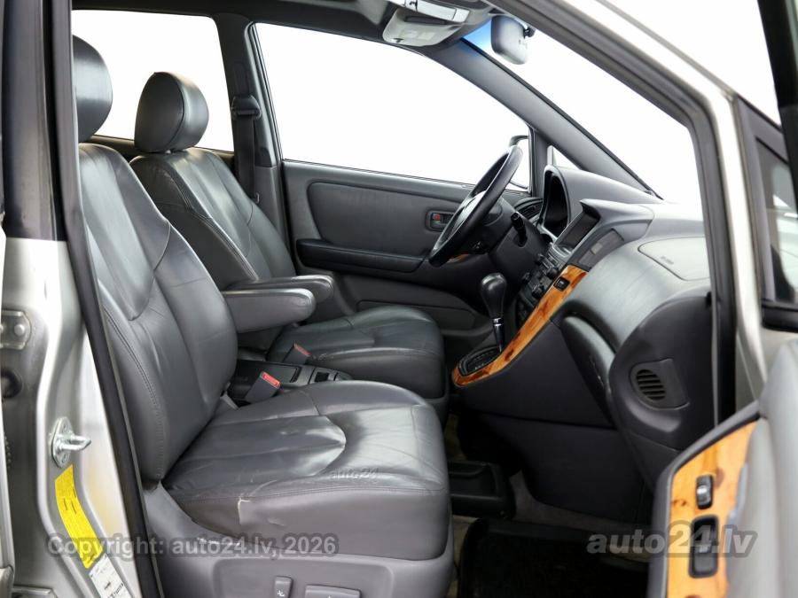 Pelēks Lexus RX 2000 Tallina, ar dzinēja tilpumu 3.00 L un nobraukumu 265 tūkst. km par 1799 €, foto 7 vietnē AUTOMOTO.COM.LV