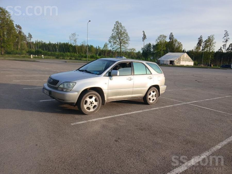 Grey Lexus RX 2001 in Dobele, with an engine capacity of 3.00 L and mileage of 408 thousand km for 1350 €, photo 1 on AUTOMOTO.COM.LV