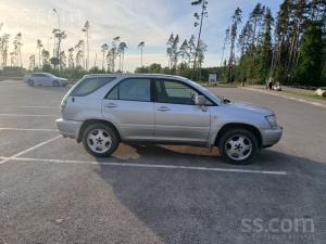 Grey Lexus RX 2001 in Dobele, with an engine capacity of 3.00 L and mileage of 408 thousand km for 1350 €, photo 4 on AUTOMOTO.COM.LV