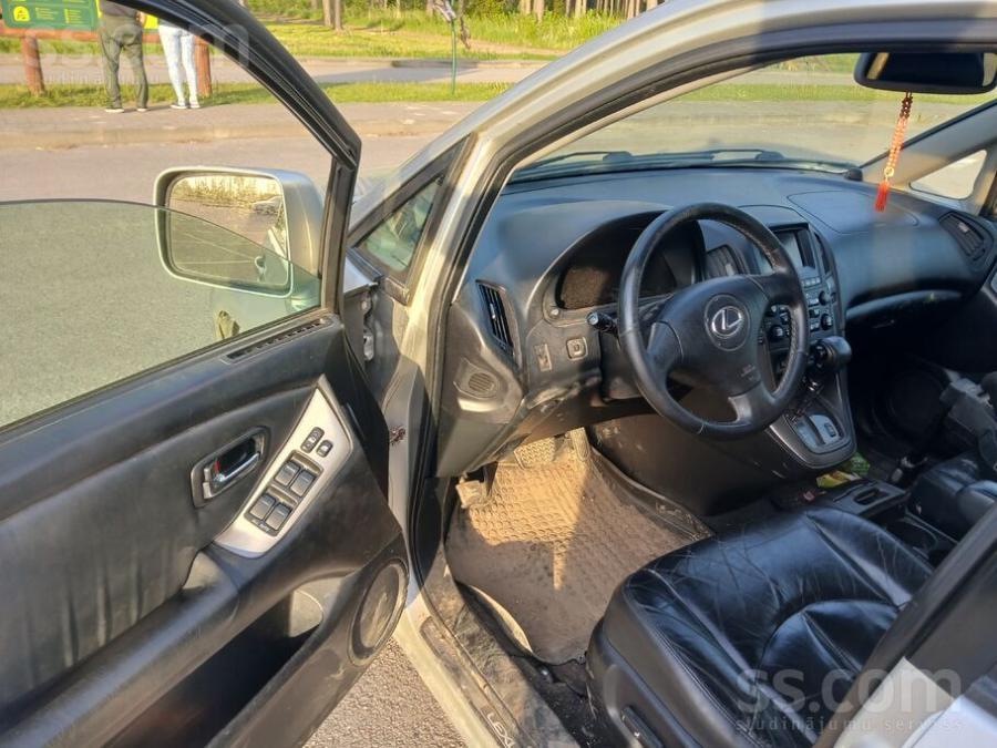 Grey Lexus RX 2001 in Dobele, with an engine capacity of 3.00 L and mileage of 408 thousand km for 1350 €, photo 5 on AUTOMOTO.COM.LV