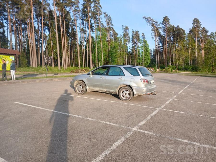 Grey Lexus RX 2001 in Dobele, with an engine capacity of 3.00 L and mileage of 408 thousand km for 1350 €, photo 6 on AUTOMOTO.COM.LV
