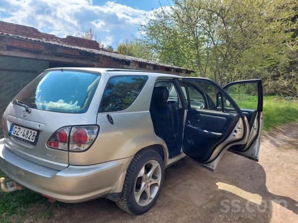 Pelēks Lexus RX 2002 Ventspils, ar dzinēja tilpumu 3.00 L un nobraukumu 374 tūkst. km par 1900 €, foto 7 vietnē AUTOMOTO.COM.LV