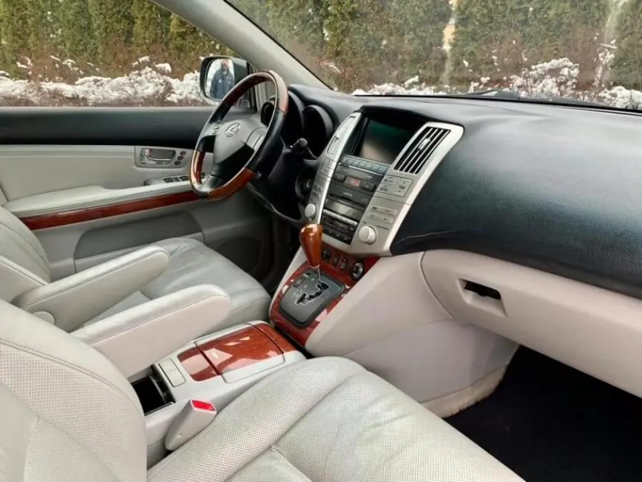 Pelēks Lexus RX 2004 Jelgava, ar dzinēja tilpumu 3.00 L un nobraukumu 240 tūkst. km par 5950 €, foto 8 vietnē AUTOMOTO.COM.LV