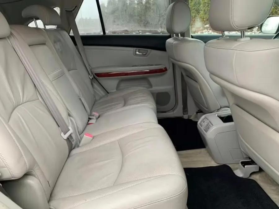Pelēks Lexus RX 2004 Jelgava, ar dzinēja tilpumu 3.00 L un nobraukumu 240 tūkst. km par 5950 €, foto 14 vietnē AUTOMOTO.COM.LV