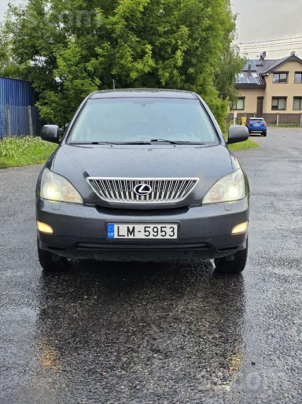 Grey Lexus RX 2004 in Riga, with an engine capacity of 3.00 L and mileage of 298 thousand km for 3200 €, photo 5 on AUTOMOTO.COM.LV