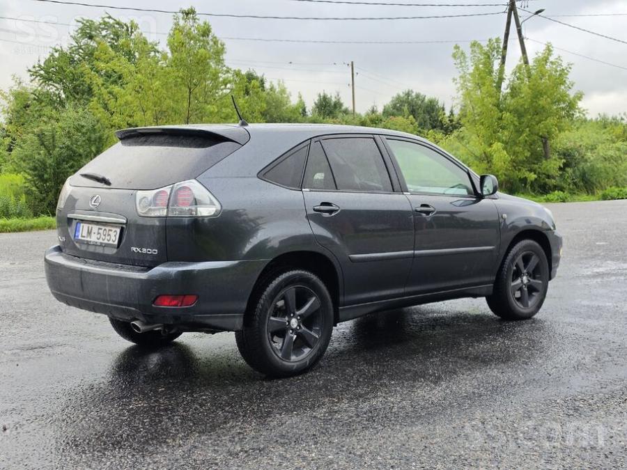 Pelēks Lexus RX 2004 Rīga, ar dzinēja tilpumu 3.00 L un nobraukumu 298 tūkst. km par 3200 €, foto 4 vietnē AUTOMOTO.COM.LV