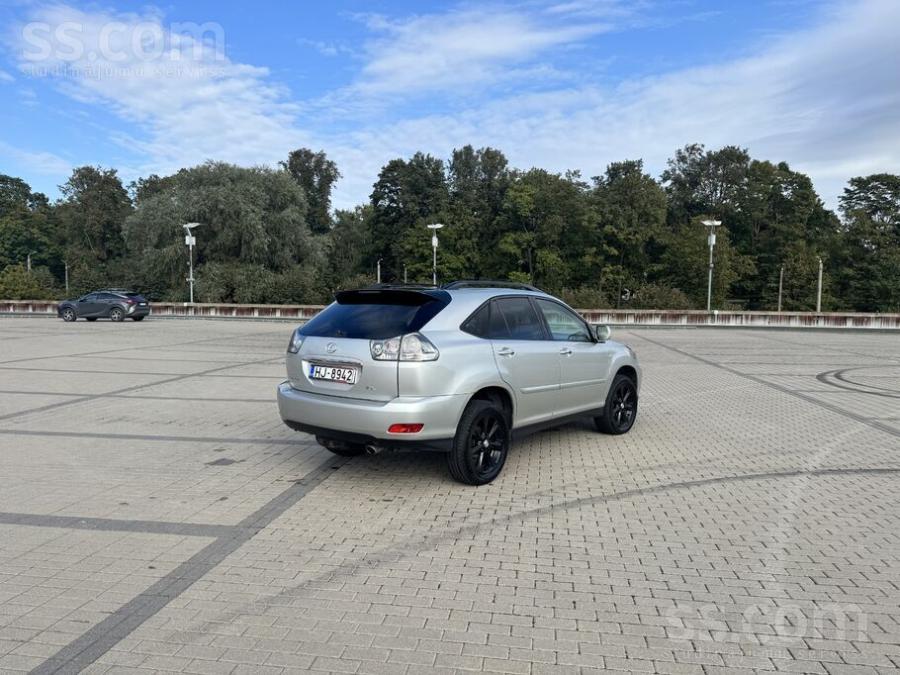 Pelēks Lexus RX 2004 Rīga, ar dzinēja tilpumu 3.50 L un nobraukumu 320 tūkst. km par 3900 €, foto 3 vietnē AUTOMOTO.COM.LV