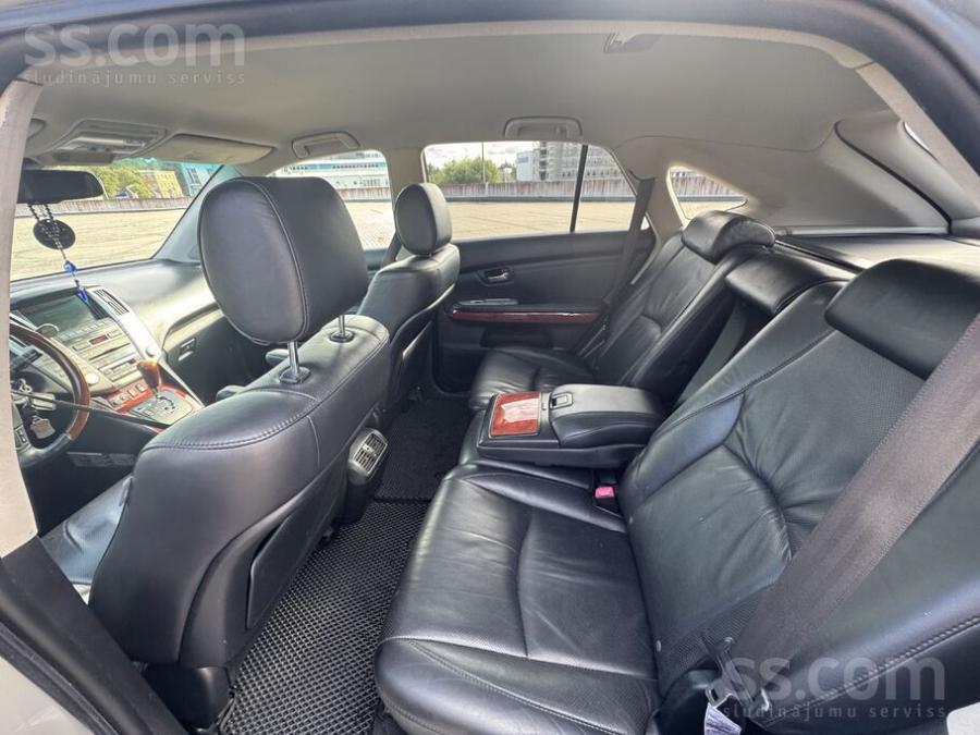 Pelēks Lexus RX 2004 Rīga, ar dzinēja tilpumu 3.50 L un nobraukumu 320 tūkst. km par 3900 €, foto 4 vietnē AUTOMOTO.COM.LV