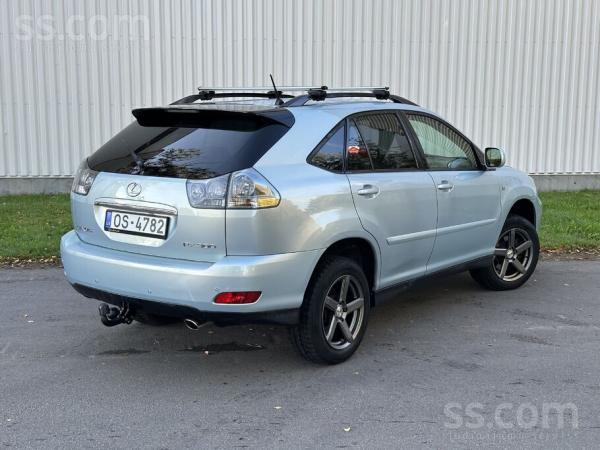 Lexus RX 2004 in Riga on AUTOMOTO.COM.LV Grey Lexus RX 2004 in Riga, with an engine capacity of 3.00 L and mileage of 269 thousand km for 2790 €, photo 3 on AUTOMOTO.COM.LV