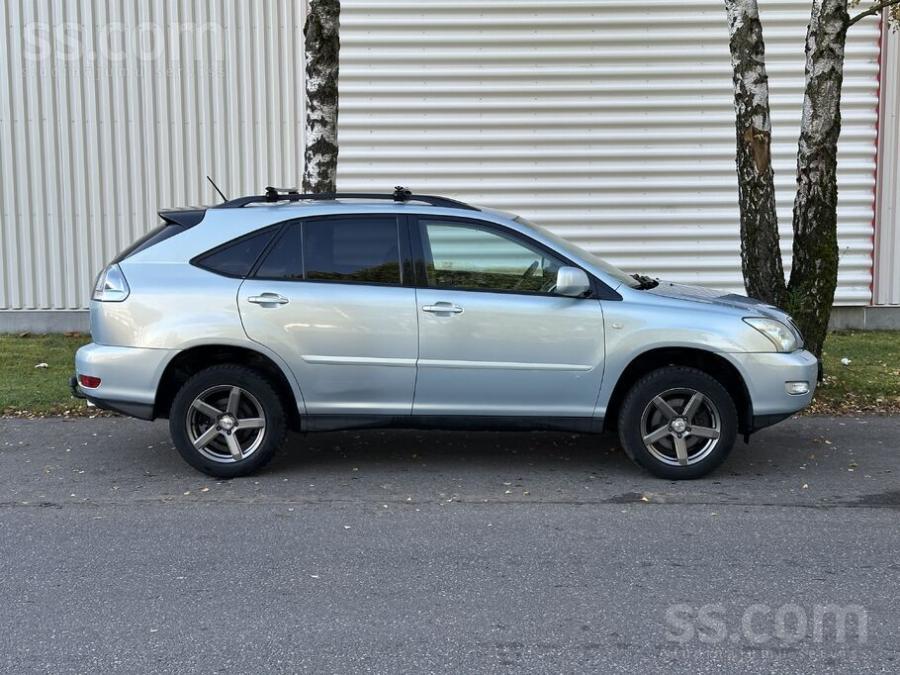 Grey Lexus RX 2004 in Riga, with an engine capacity of 3.00 L and mileage of 269 thousand km for 2790 €, photo 7 on AUTOMOTO.COM.LV