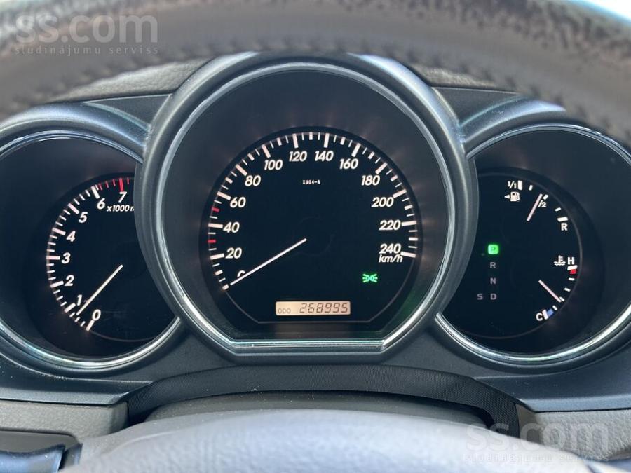 Grey Lexus RX 2004 in Riga, with an engine capacity of 3.00 L and mileage of 269 thousand km for 2790 €, photo 12 on AUTOMOTO.COM.LV