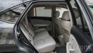 Grey Lexus RX 2005 in Riga, with an engine capacity of 3.30 L and mileage of 298 thousand km for 4950 €, photo 11 on AUTOMOTO.COM.LV