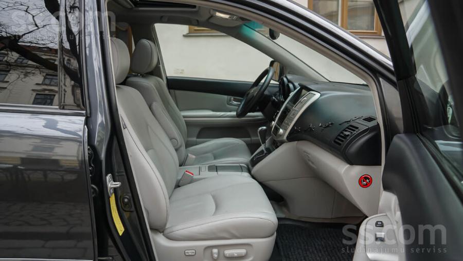 Grey Lexus RX 2005 in Riga, with an engine capacity of 3.30 L and mileage of 298 thousand km for 4950 €, photo 12 on AUTOMOTO.COM.LV