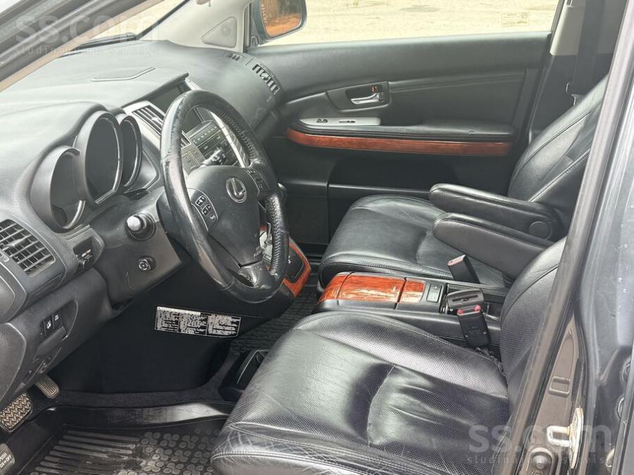 Grey Lexus RX 2005 in Dobele, with an engine capacity of 3.00 L and mileage of 337 thousand km for 3700 €, photo 8 on AUTOMOTO.COM.LV