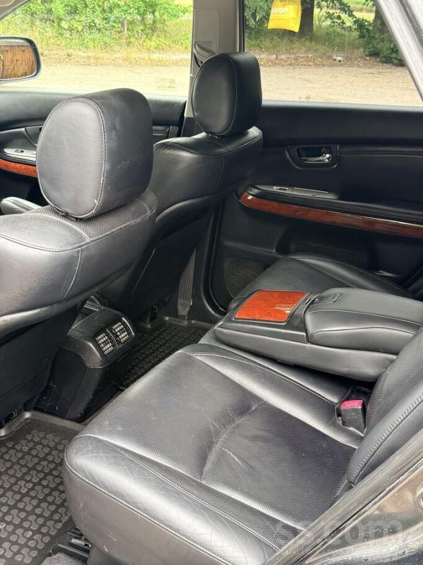 Grey Lexus RX 2005 in Dobele, with an engine capacity of 3.00 L and mileage of 337 thousand km for 3700 €, photo 8 on AUTOMOTO.COM.LV