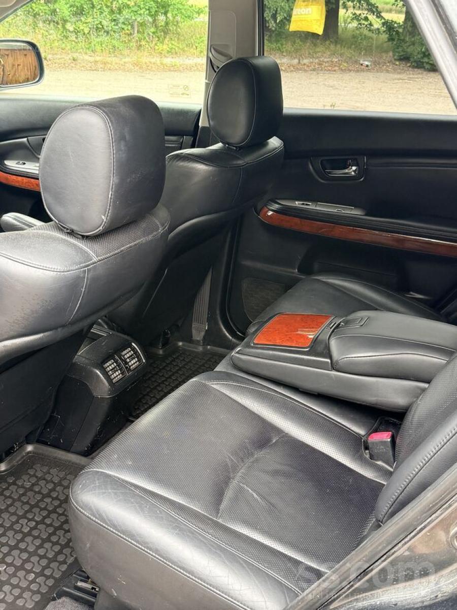 Grey Lexus RX 2005 in Dobele, with an engine capacity of 3.00 L and mileage of 337 thousand km for 3700 €, photo 9 on AUTOMOTO.COM.LV