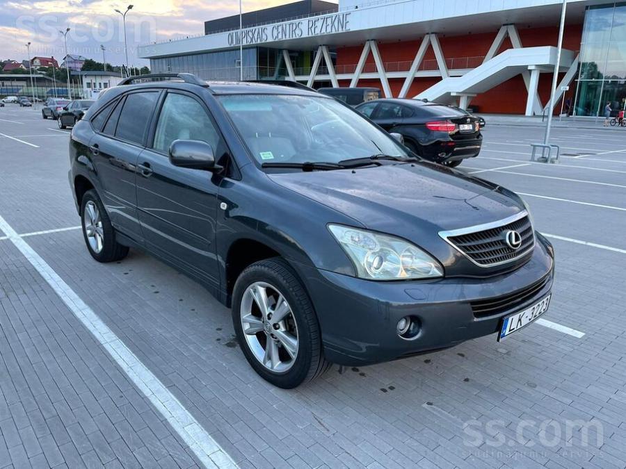 Pelēks Lexus RX 2006 Rēzekne, ar dzinēja tilpumu 3.30 L un nobraukumu 235 tūkst. km par 4000 €, foto 3 vietnē AUTOMOTO.COM.LV