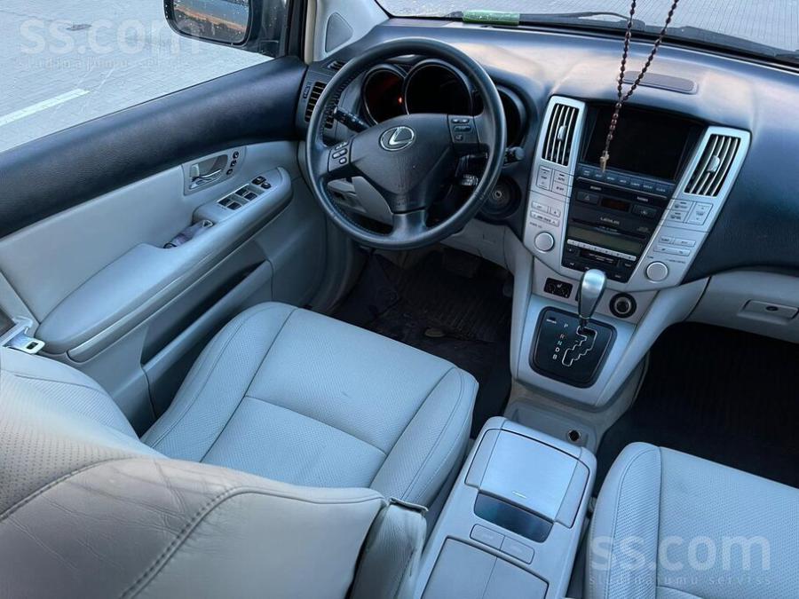 Pelēks Lexus RX 2006 Rēzekne, ar dzinēja tilpumu 3.30 L un nobraukumu 235 tūkst. km par 4000 €, foto 4 vietnē AUTOMOTO.COM.LV