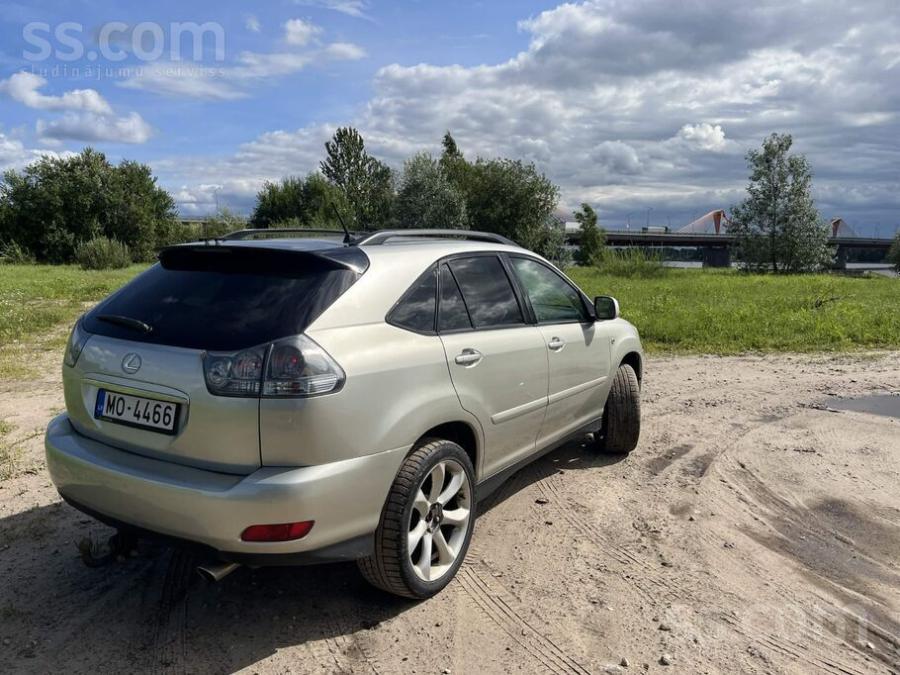 Grey Lexus RX 2006 in Riga, with an engine capacity of 3.50 L and mileage of 387 thousand km for 3800 €, photo 6 on AUTOMOTO.COM.LV
