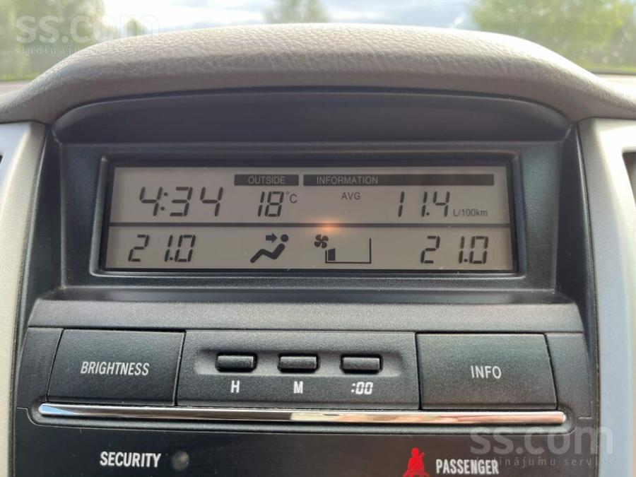 Grey Lexus RX 2006 in Riga, with an engine capacity of 3.50 L and mileage of 387 thousand km for 3800 €, photo 12 on AUTOMOTO.COM.LV