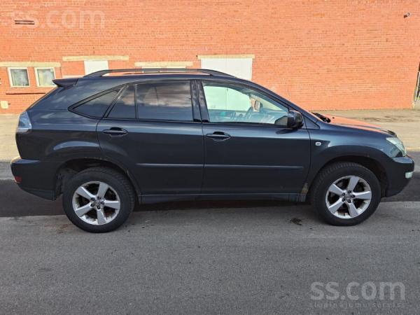 Grey Lexus RX 2006 in Riga, with an engine capacity of 3.00 L and mileage of 380 thousand km for 3200 €, photo 4 on AUTOMOTO.COM.LV