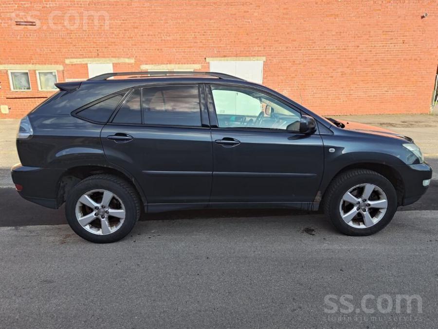 Pelēks Lexus RX 2006 Rīga, ar dzinēja tilpumu 3.00 L un nobraukumu 380 tūkst. km par 3200 €, foto 5 vietnē AUTOMOTO.COM.LV