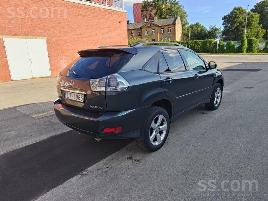 Pelēks Lexus RX 2006 Rīga, ar dzinēja tilpumu 3.00 L un nobraukumu 380 tūkst. km par 3200 €, foto 6 vietnē AUTOMOTO.COM.LV