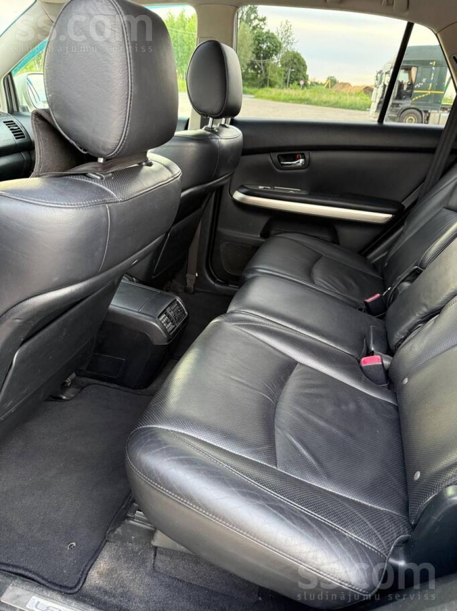 Pelēks Lexus RX 2006 Rīga, ar dzinēja tilpumu 3.30 L un nobraukumu 296 tūkst. km par 5950 €, foto 4 vietnē AUTOMOTO.COM.LV
