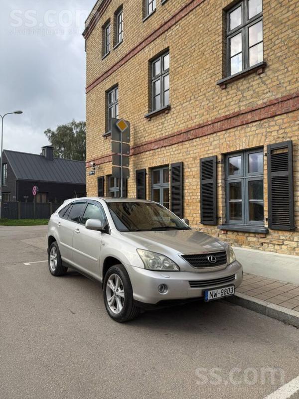 Grey Lexus RX 2006 in Riga, with an engine capacity of 3.30 L and mileage of 296 thousand km for 5450 €, photo 3 on AUTOMOTO.COM.LV