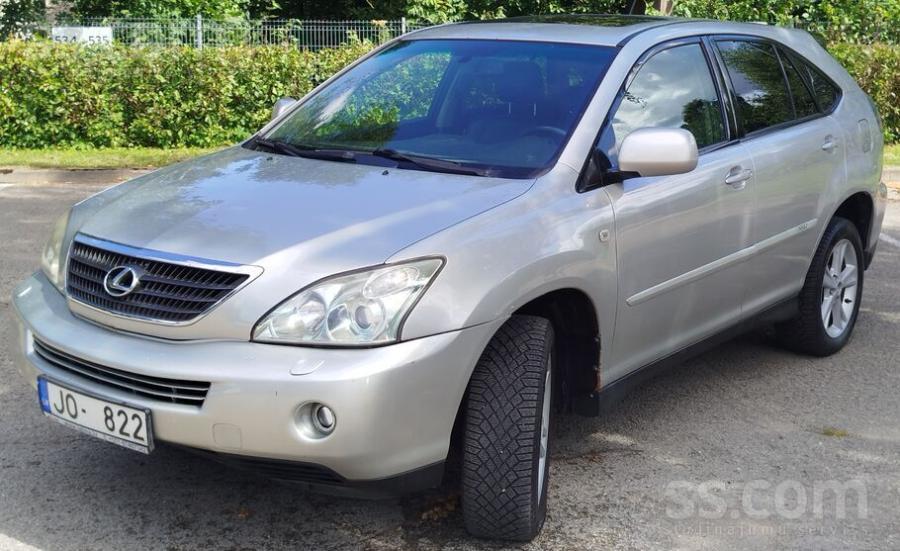 Grey Lexus RX 2007 in Riga, with an engine capacity of 3.30 L and mileage of 305 thousand km for 5000 €, photo 3 on AUTOMOTO.COM.LV