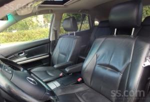 Grey Lexus RX 2007 in Riga, with an engine capacity of 3.30 L and mileage of 305 thousand km for 5000 €, photo 7 on AUTOMOTO.COM.LV