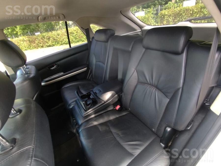 Grey Lexus RX 2007 in Riga, with an engine capacity of 3.30 L and mileage of 305 thousand km for 5000 €, photo 10 on AUTOMOTO.COM.LV