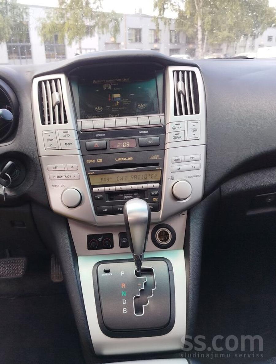Grey Lexus RX 2007 in Riga, with an engine capacity of 3.30 L and mileage of 305 thousand km for 5000 €, photo 15 on AUTOMOTO.COM.LV