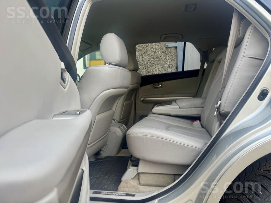 Pelēks Lexus RX 2007 Rīga, ar dzinēja tilpumu 3.30 L un nobraukumu 253 tūkst. km par 3990 €, foto 12 vietnē AUTOMOTO.COM.LV