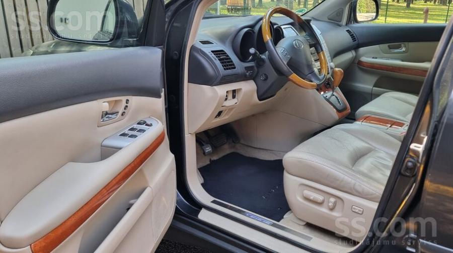 Grey Lexus RX 2008 in Riga, with an engine capacity of 3.30 L and mileage of 242 thousand km for 7700 €, photo 9 on AUTOMOTO.COM.LV