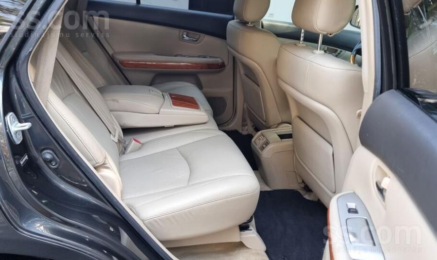 Grey Lexus RX 2008 in Riga, with an engine capacity of 3.30 L and mileage of 242 thousand km for 7700 €, photo 15 on AUTOMOTO.COM.LV