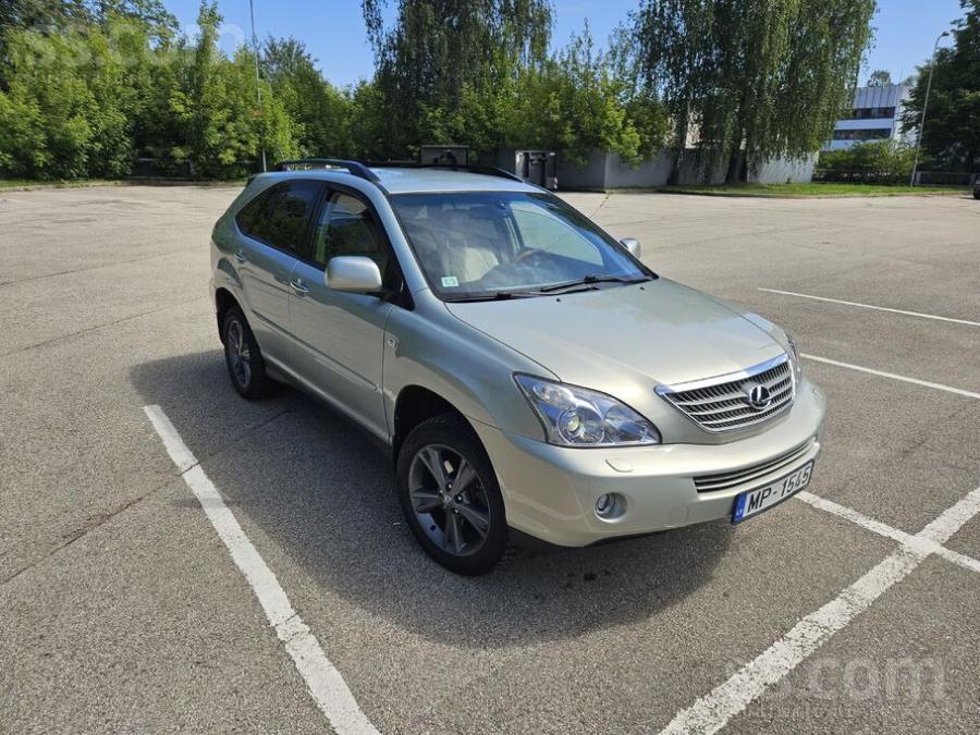 Grey Lexus RX 2008 in Riga, with an engine capacity of 3.30 L and mileage of 240 thousand km for 6200 €, photo 1 on AUTOMOTO.COM.LV