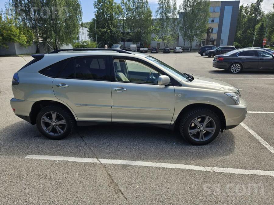Grey Lexus RX 2008 in Riga, with an engine capacity of 3.30 L and mileage of 240 thousand km for 6200 €, photo 3 on AUTOMOTO.COM.LV