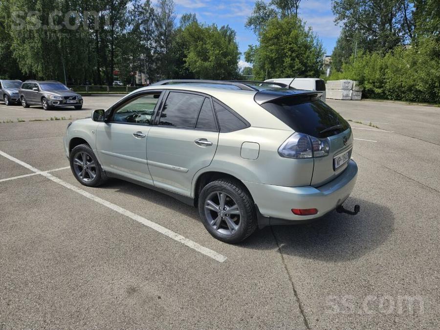 Grey Lexus RX 2008 in Riga, with an engine capacity of 3.30 L and mileage of 240 thousand km for 6200 €, photo 6 on AUTOMOTO.COM.LV