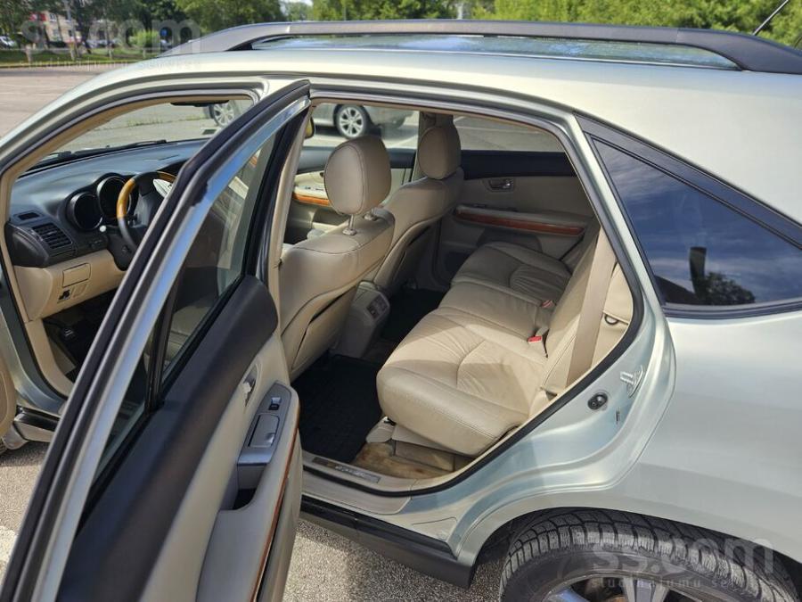 Grey Lexus RX 2008 in Riga, with an engine capacity of 3.30 L and mileage of 240 thousand km for 6200 €, photo 9 on AUTOMOTO.COM.LV